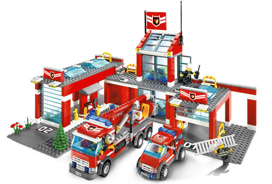 Lego Gran Estación de Bomberos (Lego 7945) | Juguetes Juguetodo